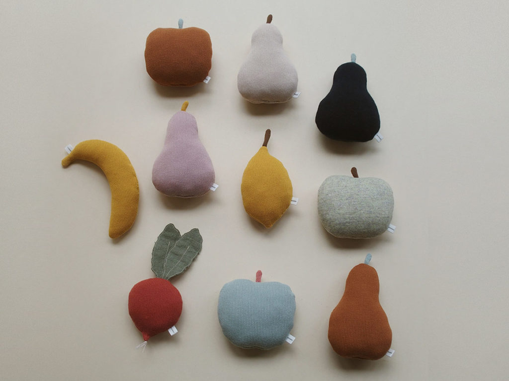 APPLE rattle, MIKANU - filipok Kindermöbel - Berlin