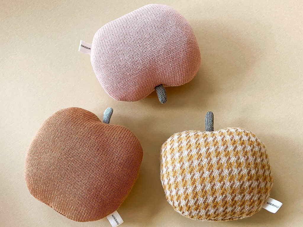 APPLE rattle, MIKANU - filipok Kindermöbel - Berlin